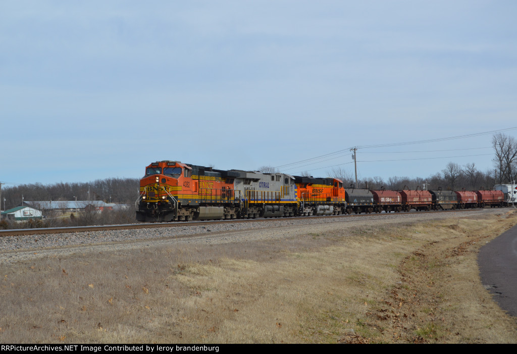 BNSF 4382 with the WQMTUL